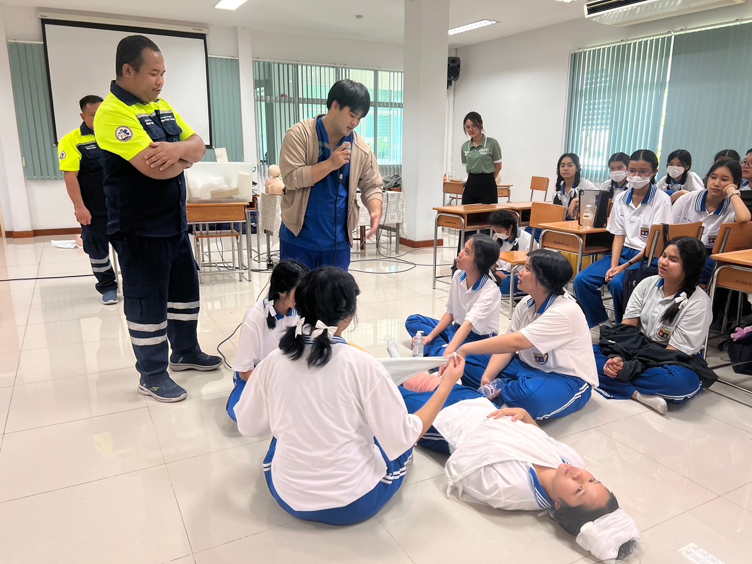 6 สิงหาคม 2567การปฐมพยาบาลเบื้องต้นนักเรียนชั้น ม.5-6 – โรงเรียนเซนต์ปอ ...